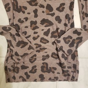 ENTI GLAMOUR | Tops | Enti Glamour Cheetah Print Hoodie | Poshmark